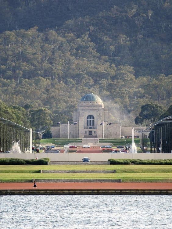 Top 5 Attractions to Visit in Canberra - Where To Go On Holiday.Com